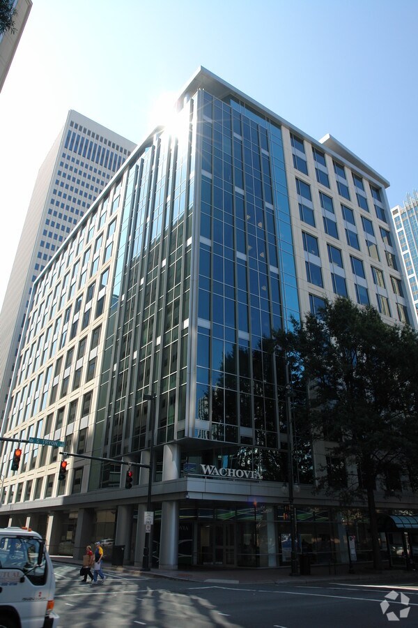 301 S Tryon St, Charlotte, NC, 28282 - Property For Lease on LoopNet.com